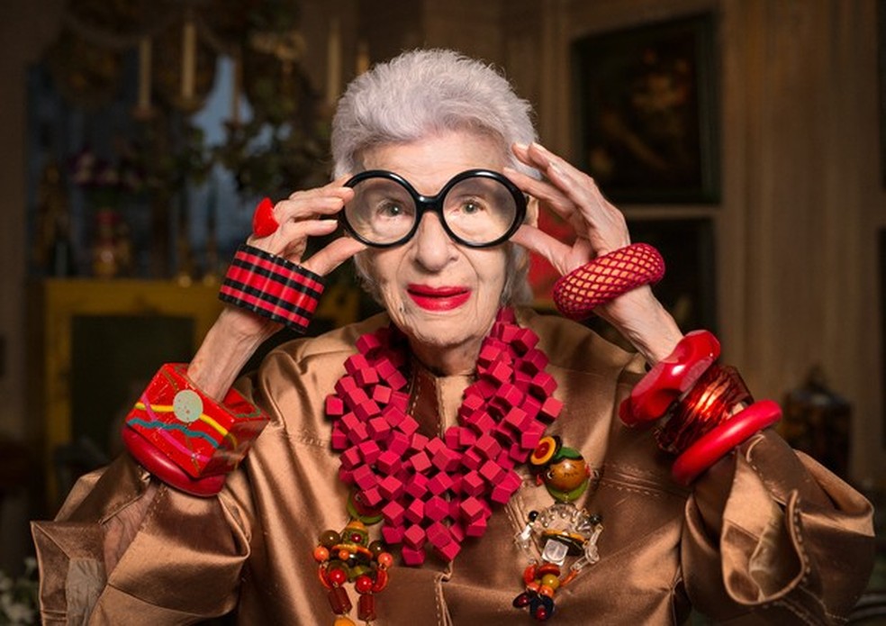 Iris Apfel doa parte de seu closet para museu
