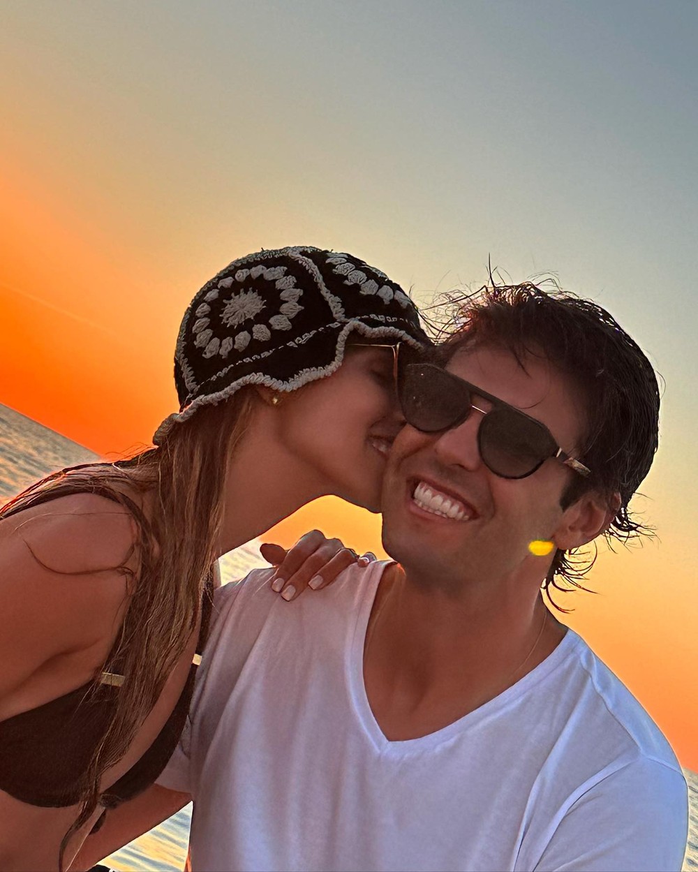 Carol Leite exibe cliques encantadores com Kaká