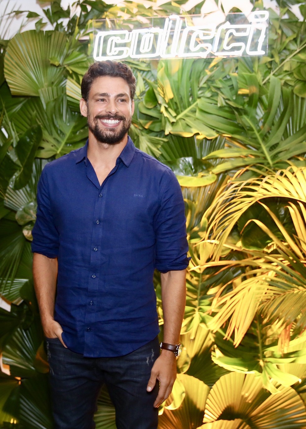 Após término, Cauã Reymond dá rasante em evento em São Paulo