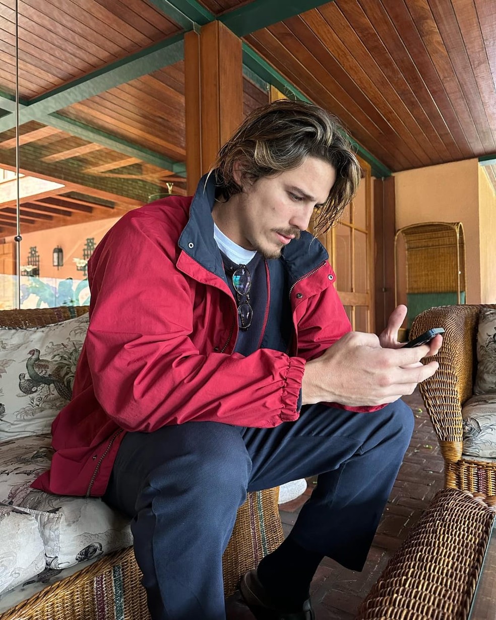 Romulo Arantes abre álbum de viagem a Petrópolis