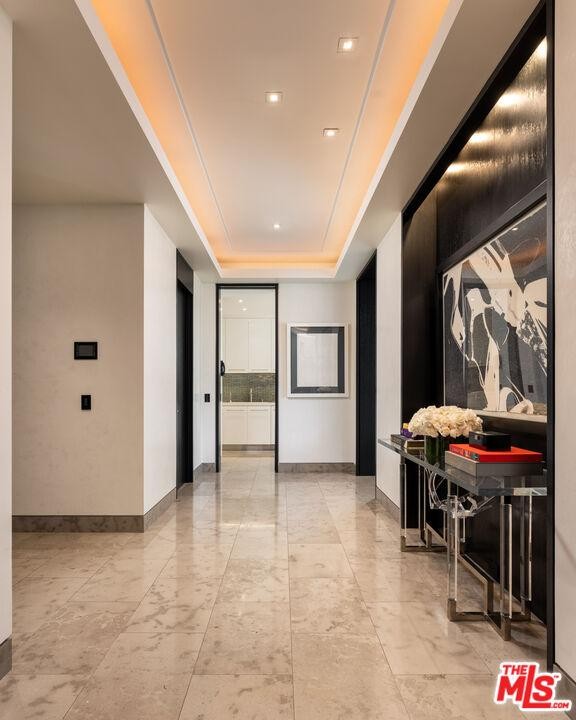 Ozzy e Sharon Osbourne colocam apartamento em LA à venda por R$ 23 ...