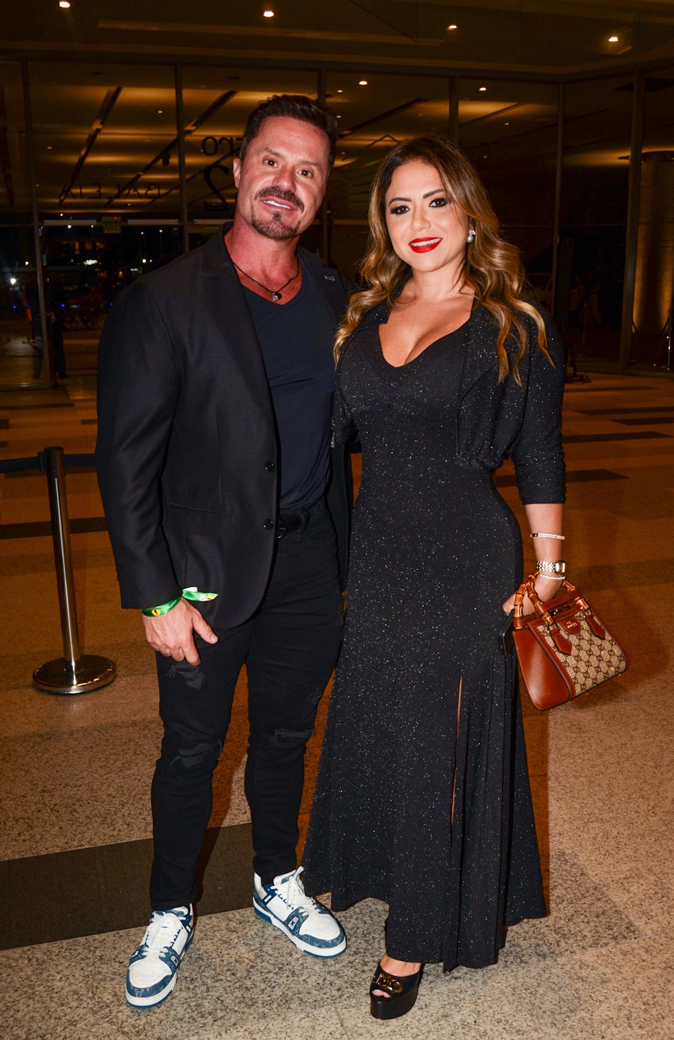 Indiciado pela PF, Renato Cariani prestigia premiação em SP ao lado da ...