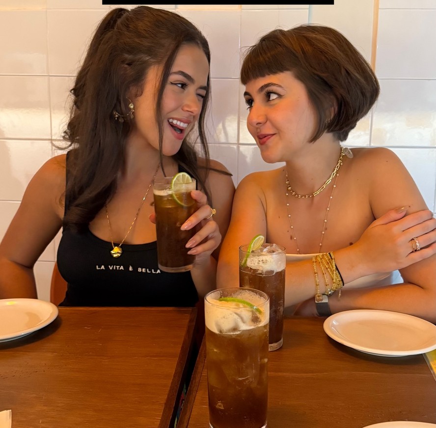 Juntas em Garota do Momento, Klara Castanho homenageia Maisa por aniversário de 23 anos