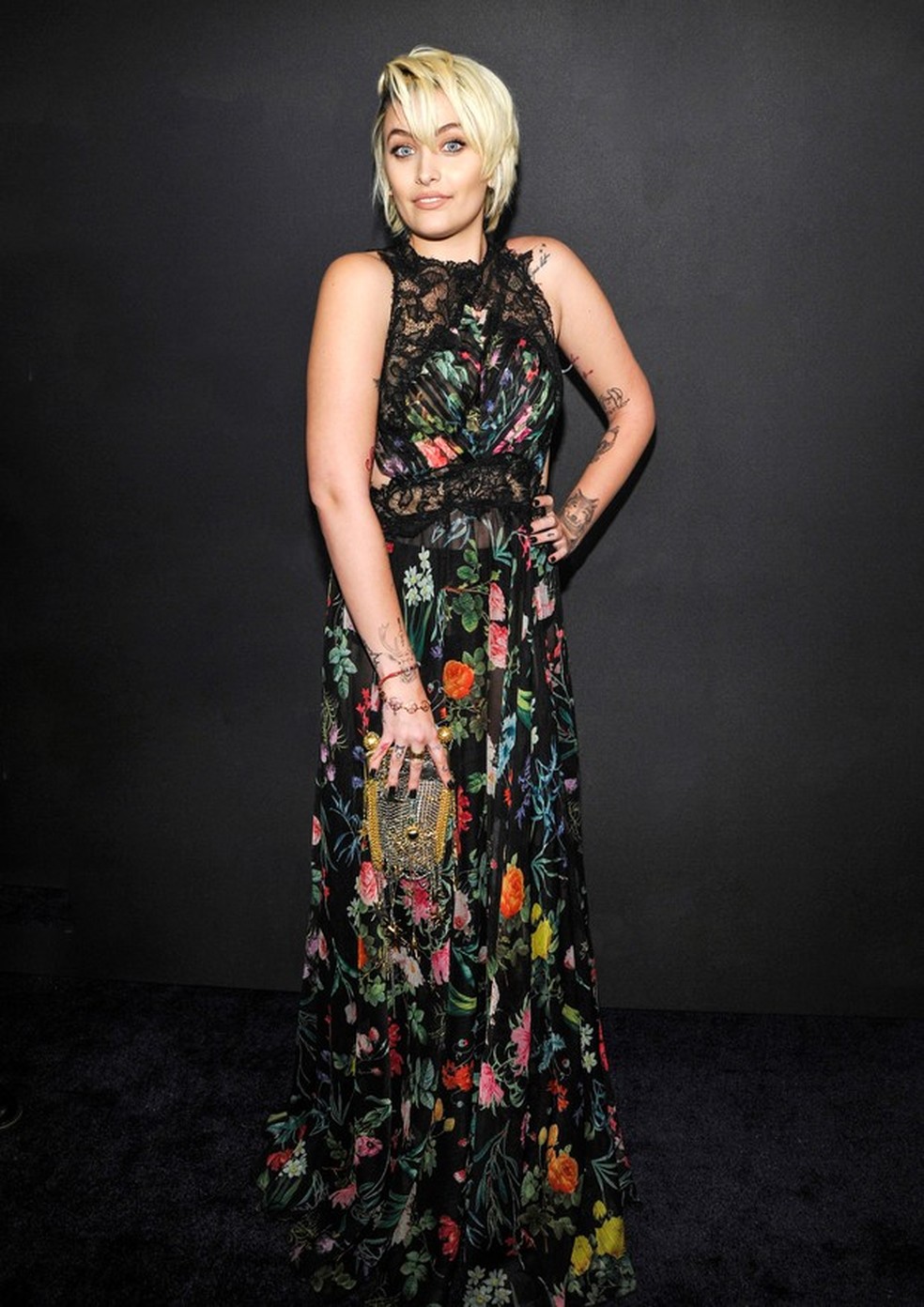 Paris Jackson usa grife brasileira em estreia no red carpet