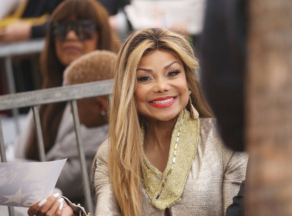 La Toya Jackson compartilha momento no médico e recebe apoio da família