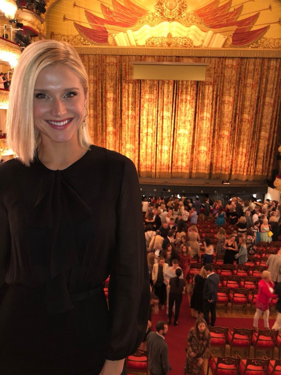 Celina Locks chega à Rússia – e confere espetáculo do balé Bolshoi