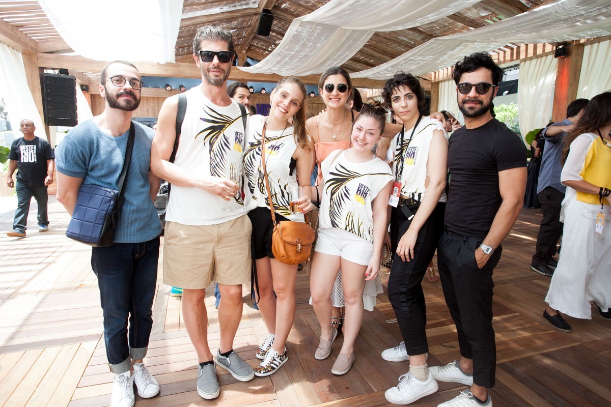 Veja quem foi prestigiar a estreia dos novos talentos do Veste Rio