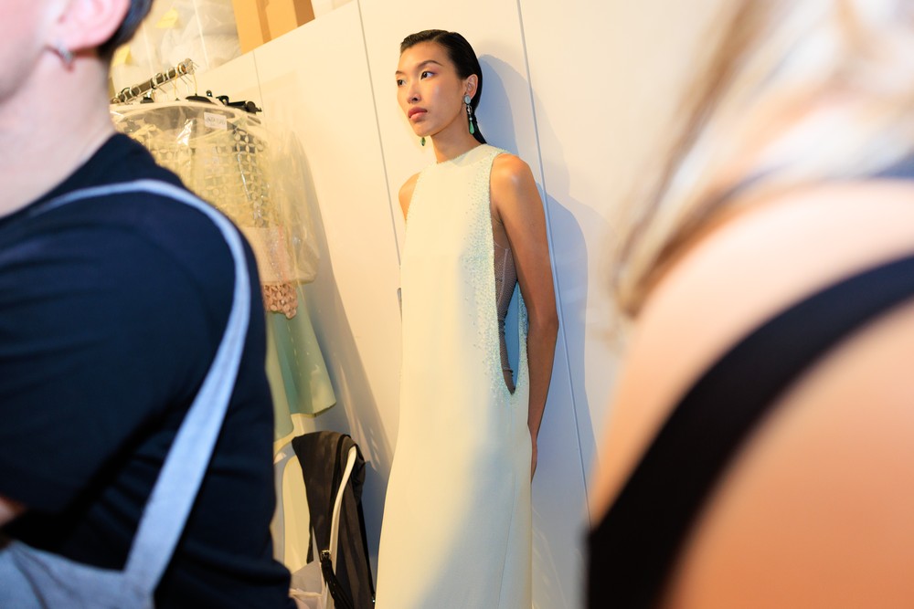 Giorgio Armani Privé: confira as fotos de backstage do verão 2026 de ...
