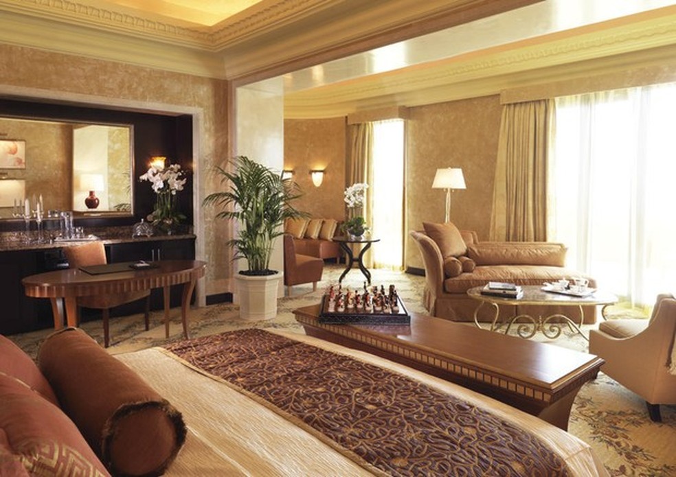 Gabi Brandt e Saulo Poncio curtem lua de mel em Dubai