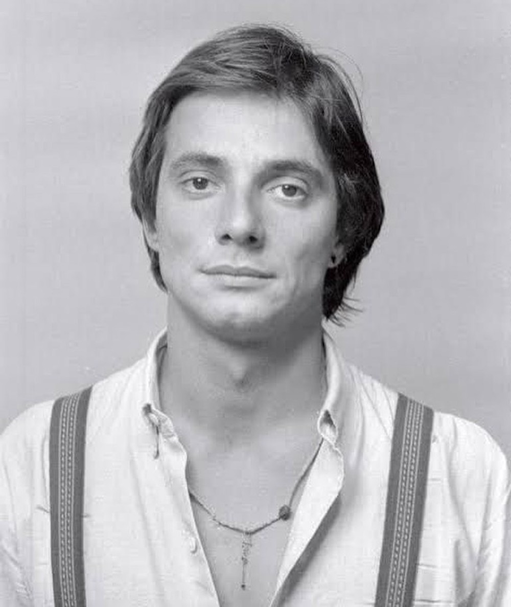 Fábio Jr. exibe fotos da juventude e semelhança com Fiuk impressiona