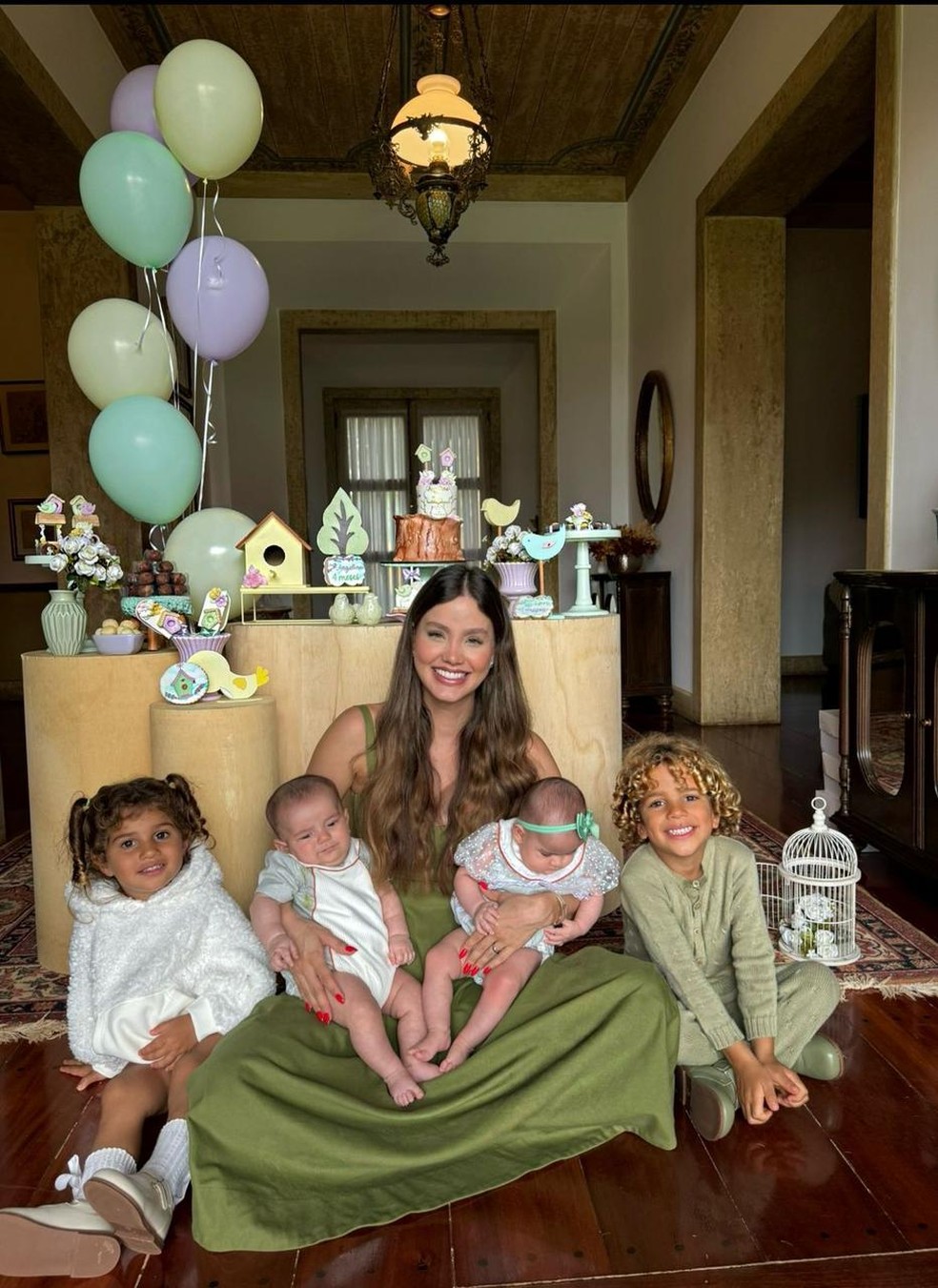 Biah Rodrigues e Sorocaba comemoram quatro mêses dos gêmeos Zion e Angelina
