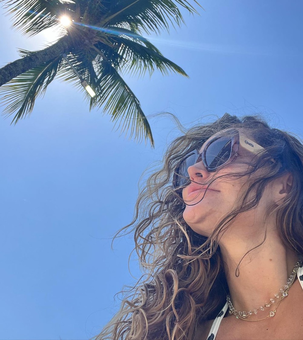 Laura Keller renova as energias em cenário paradisíaco
