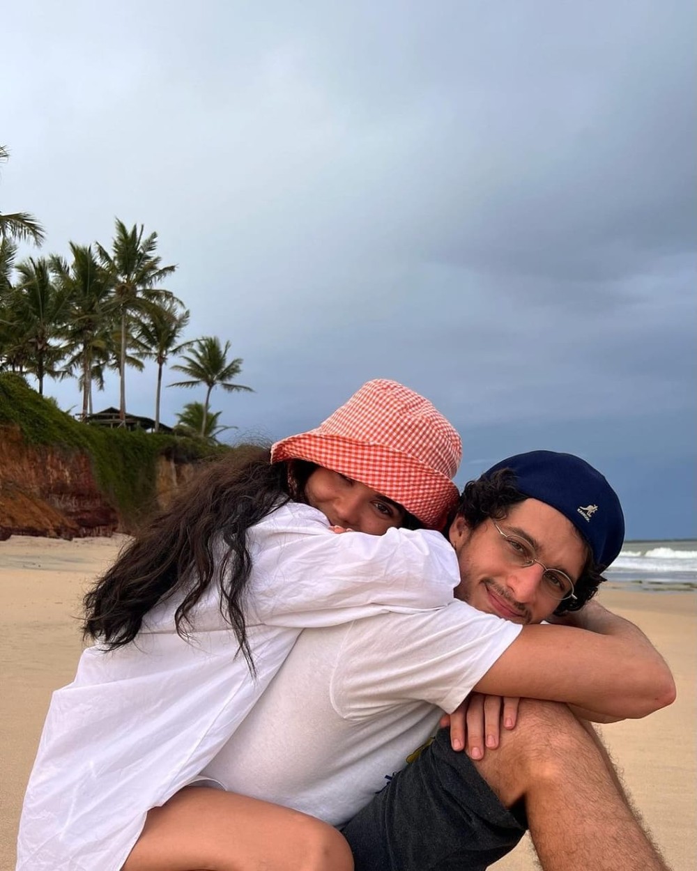 Jullio Reis parabeniza Manu Gavassi com homenagem emocionante