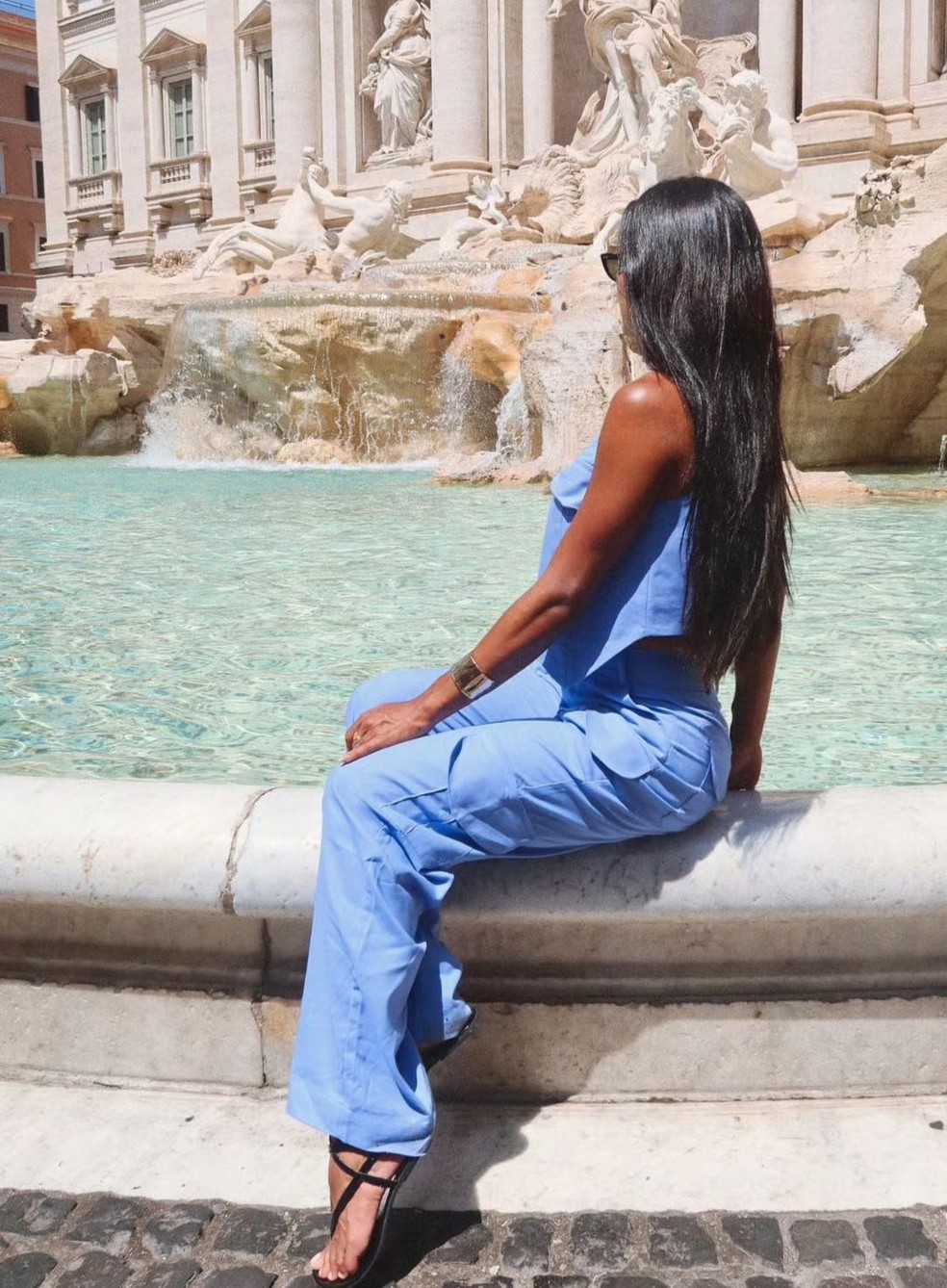 Carol Ramiro abre álbum de férias na Itália