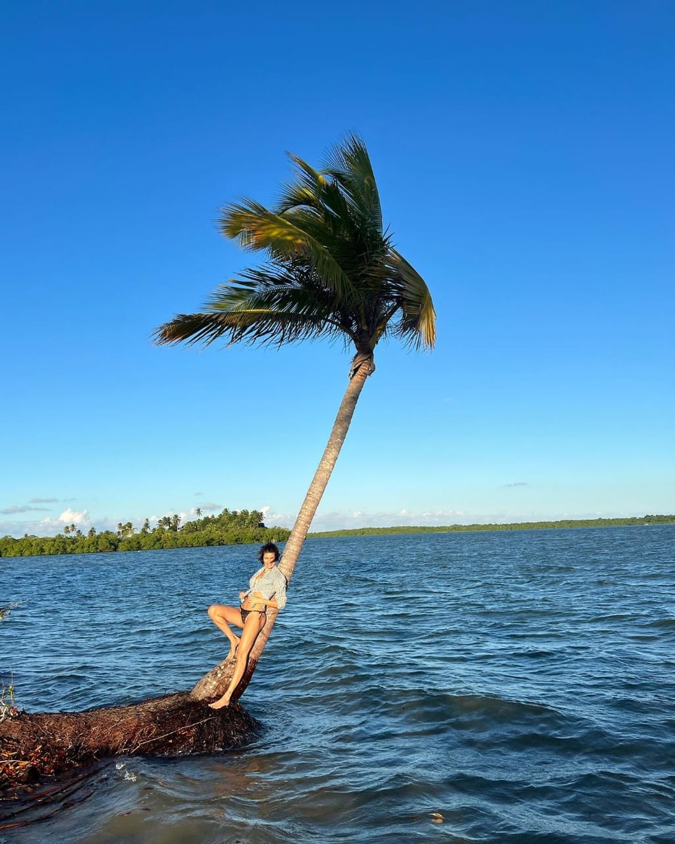 Isabeli Fontana abre álbum de viagem a Bahia