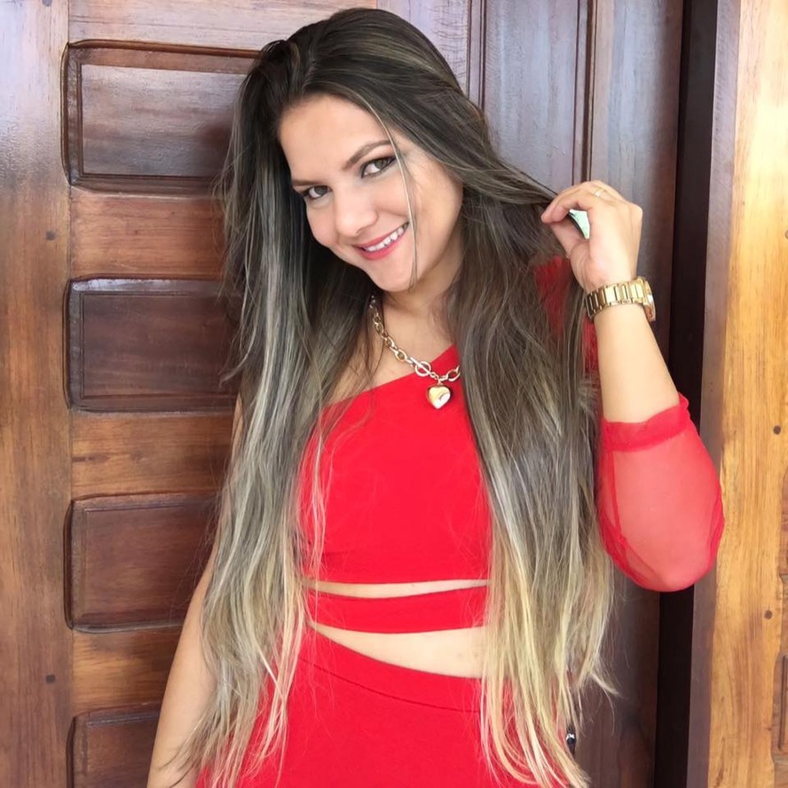 Quem é Marcinha Sousa, cantora de forró que morreu em acidente com o marido