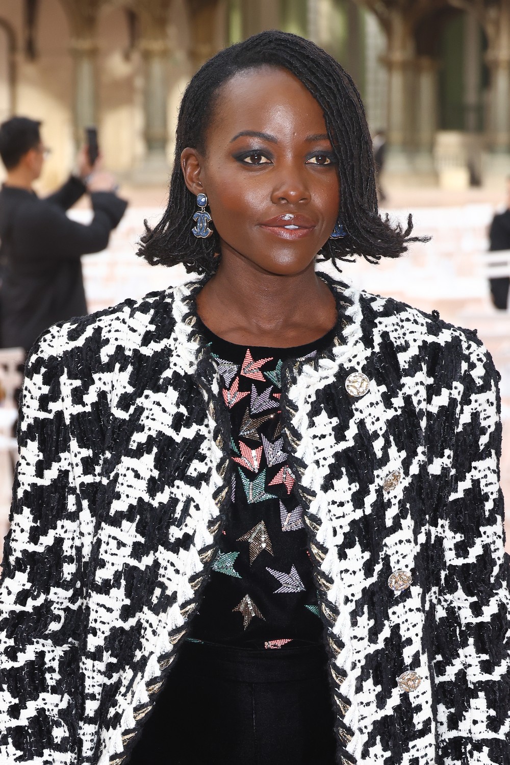 Flipped bob: o penteado dos anos 1990 que é tendência entre as celebridades