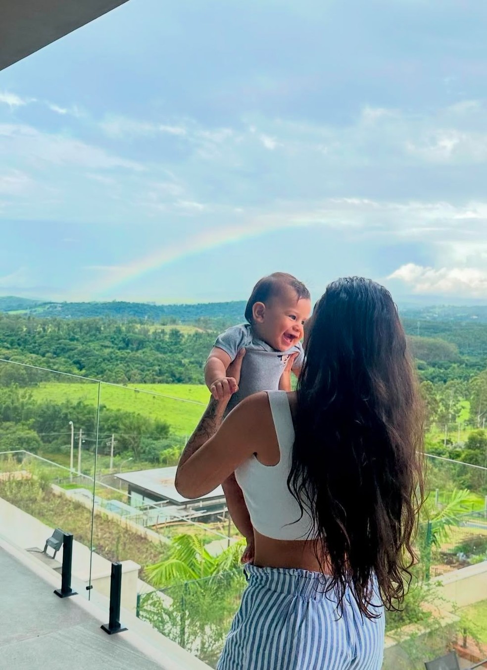 Jheny Santucci se derrete pelo filho, Gabriel