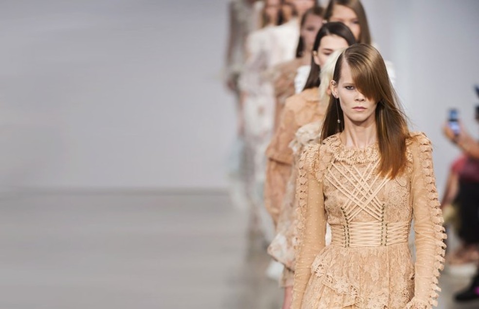 Zimmermann atualiza o boho com alfaiataria