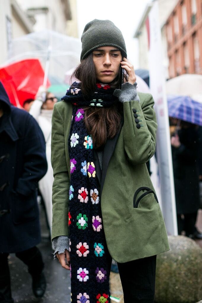 Street style: cores fortes e mix de estampas no último dia da MFW