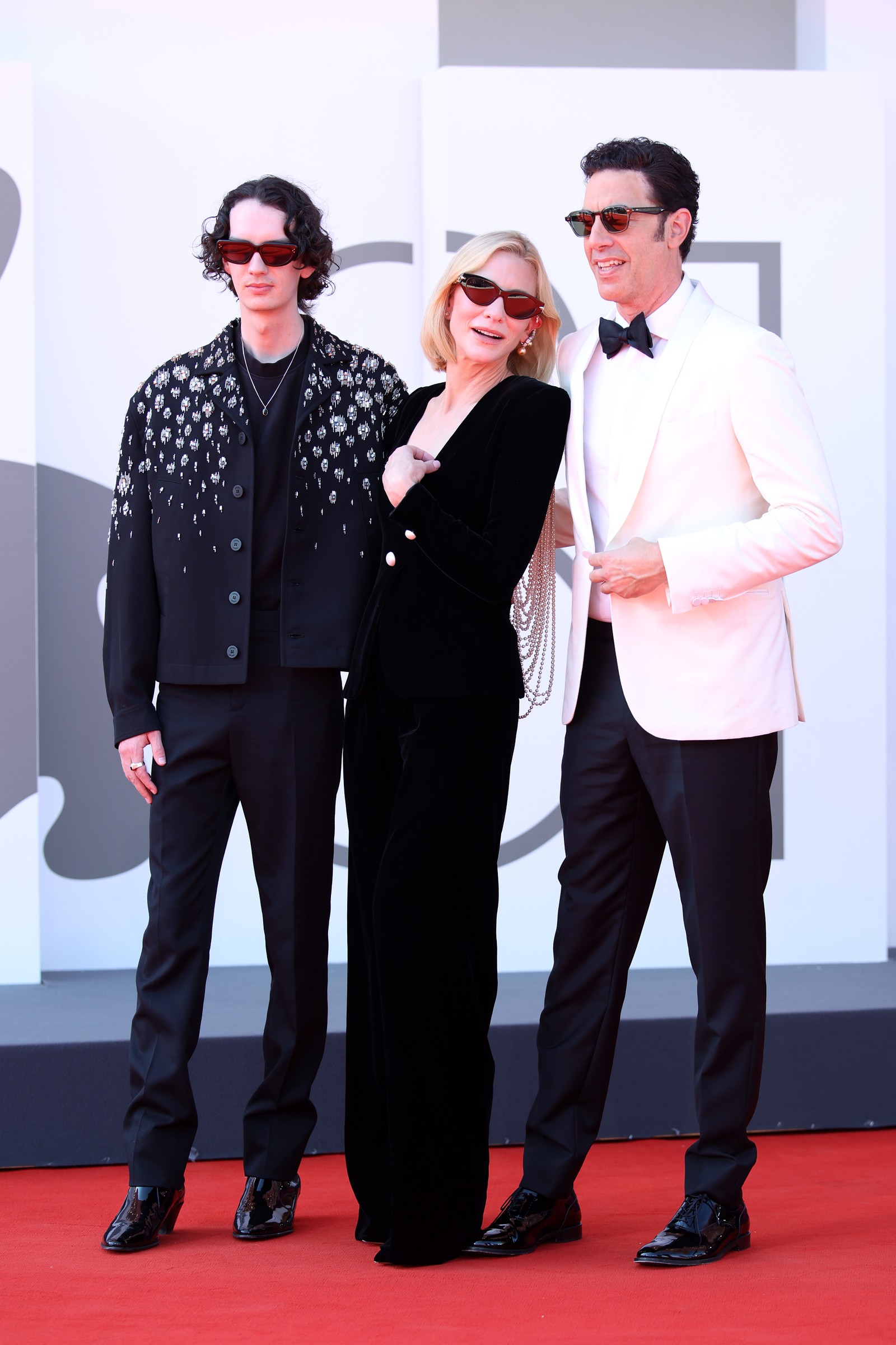 Cate Blanchett aposta em decote nas costas para o tapete vermelho do ...