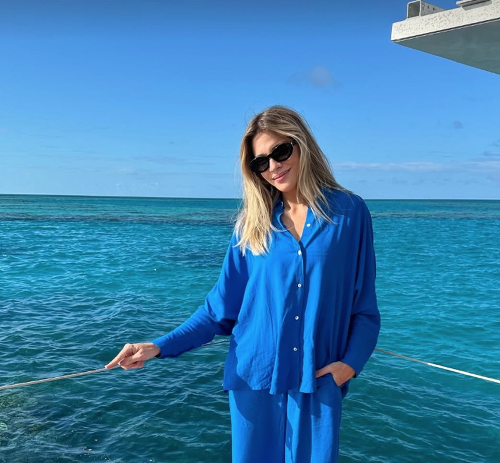 Luma Costa pousa em heliponto flutuante no meio do mar na Austrália