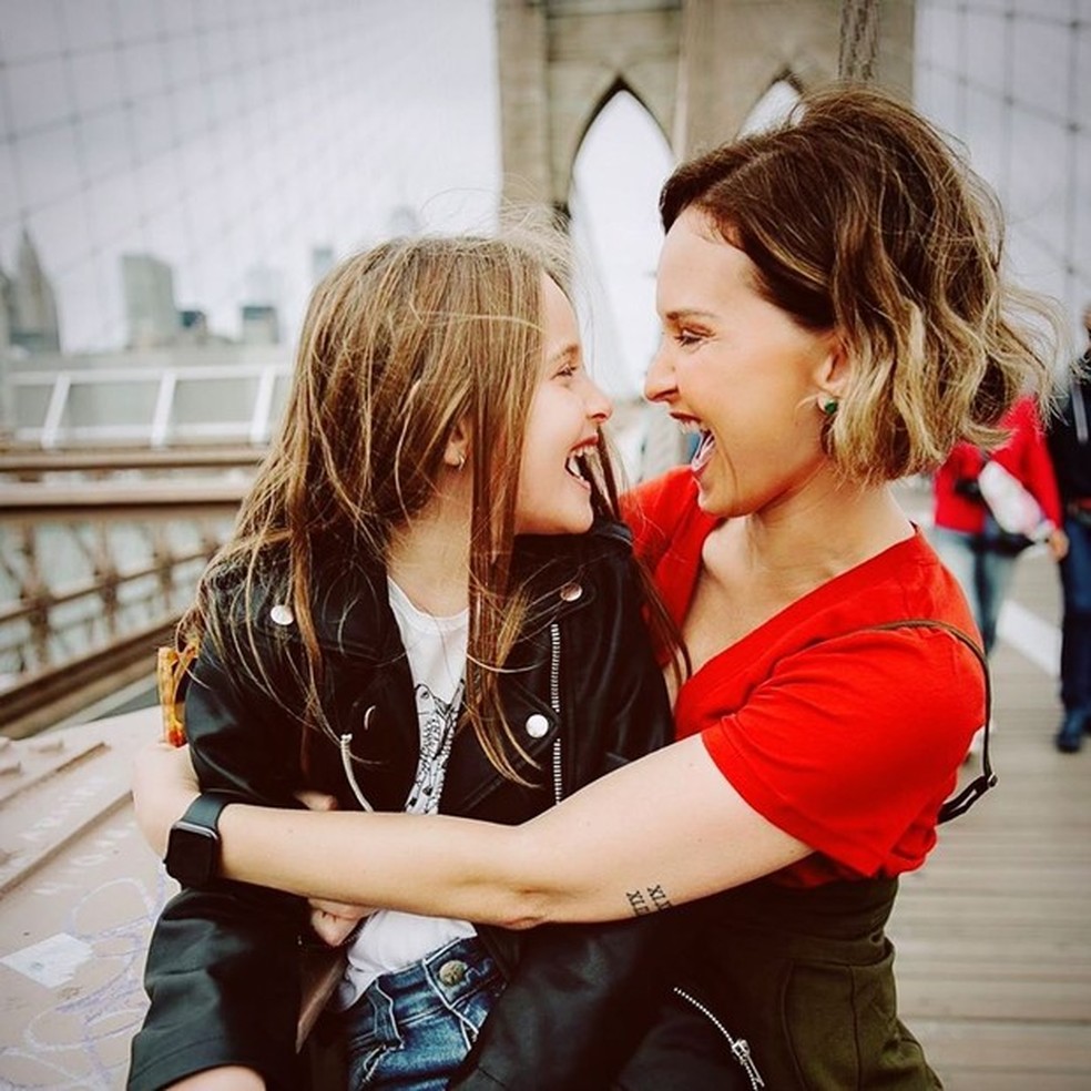 Fernanda Rodrigues comemora aniversário da filha e se declara