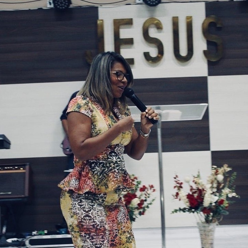 Ex-dançarina, Débora Brasil vira missionária