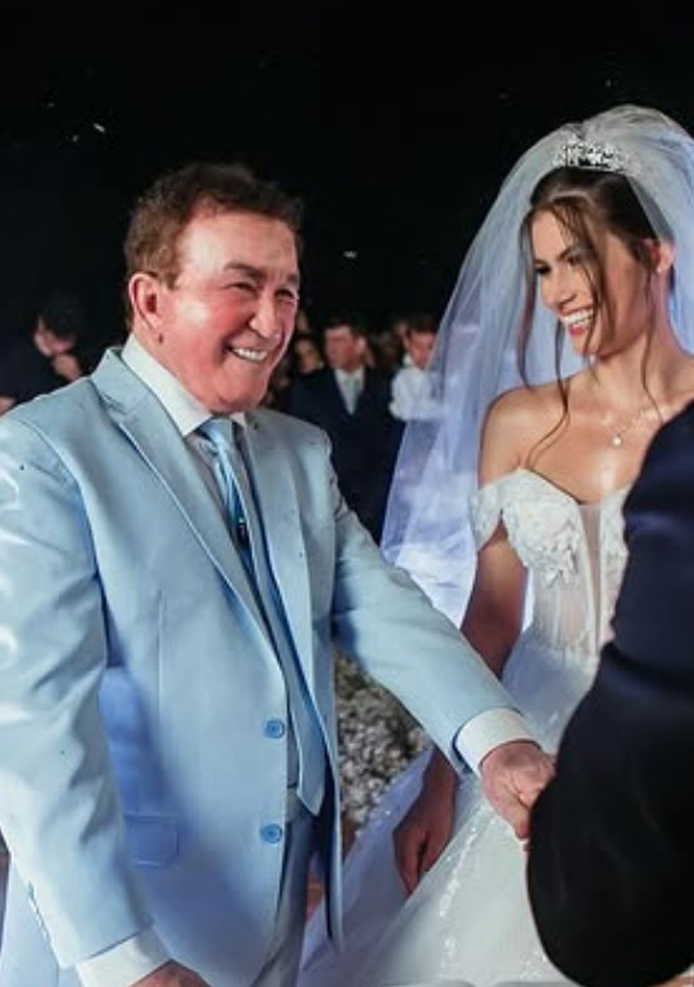 Calita Franciele desmente boatos de gravidez após casamento com Amado ...