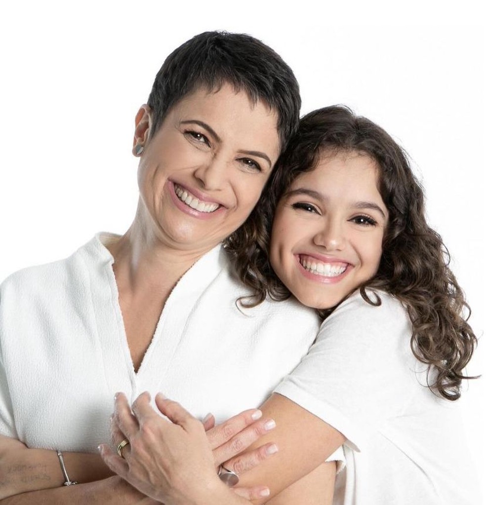 Sandra Annenberg posa com a filha e seguidores ficam impressionados com ...