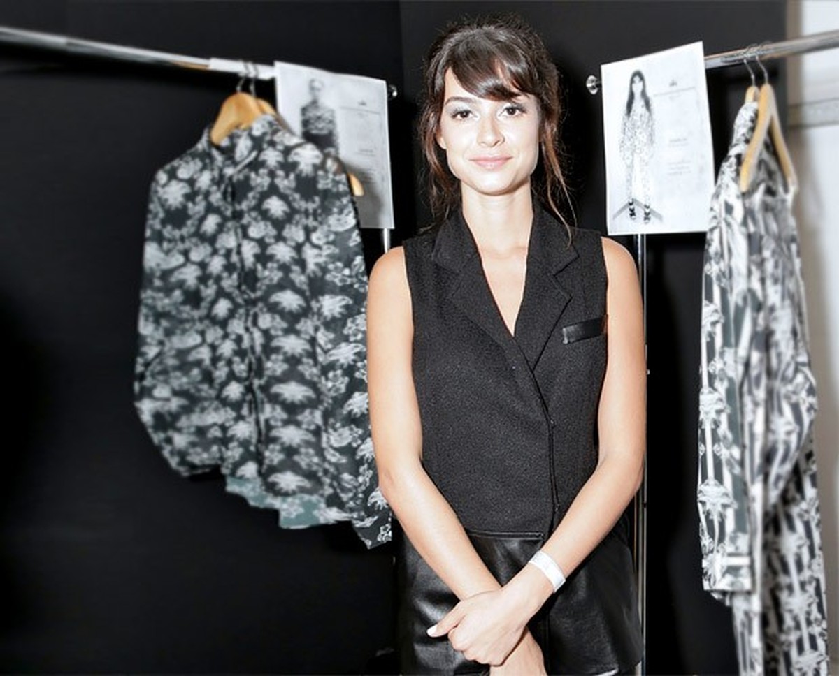 Thaila Ayala comenta novo visual e relembra carreira de modelo