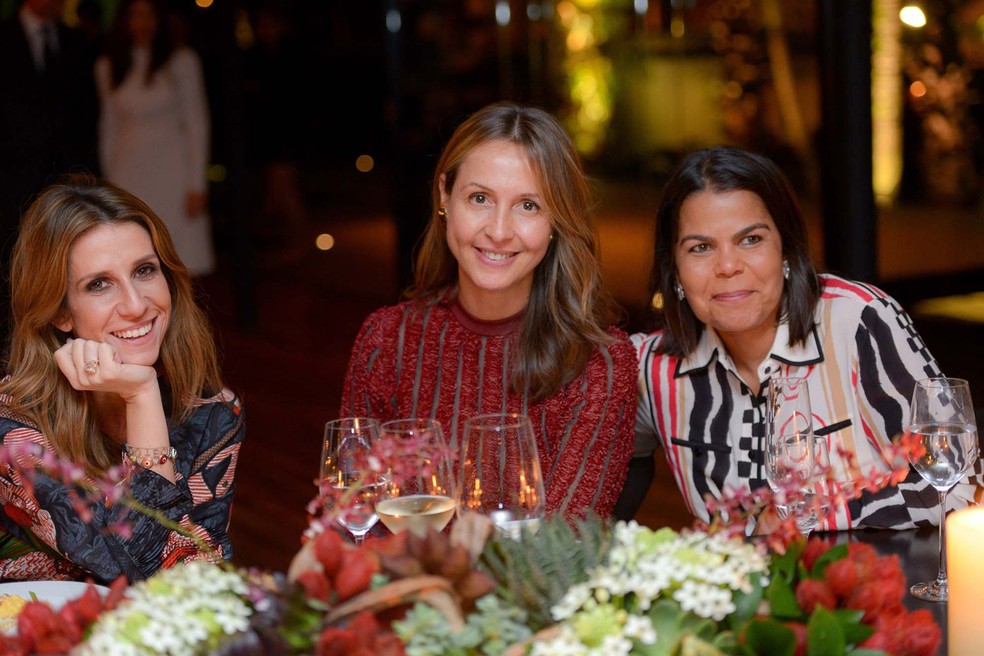 Louis Vuitton celebra vinda de Behati Prinsloo ao Brasil