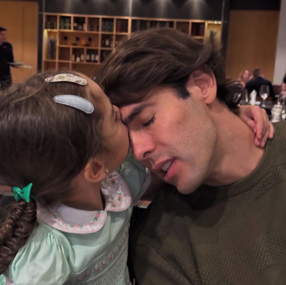 Carol Leite exibe momentos com a família