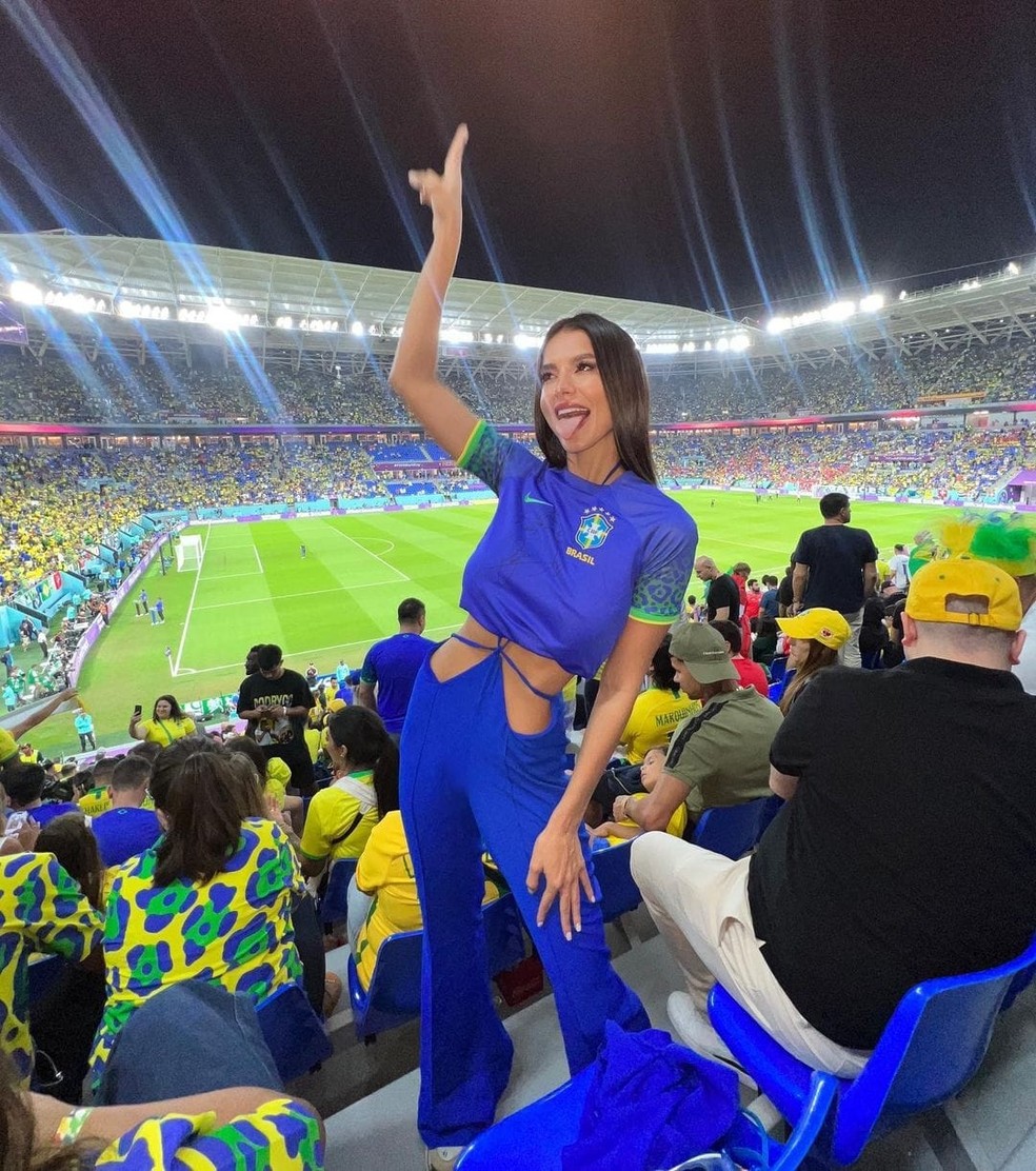Jéssica Turini elege look elegante para jogo do Brasil