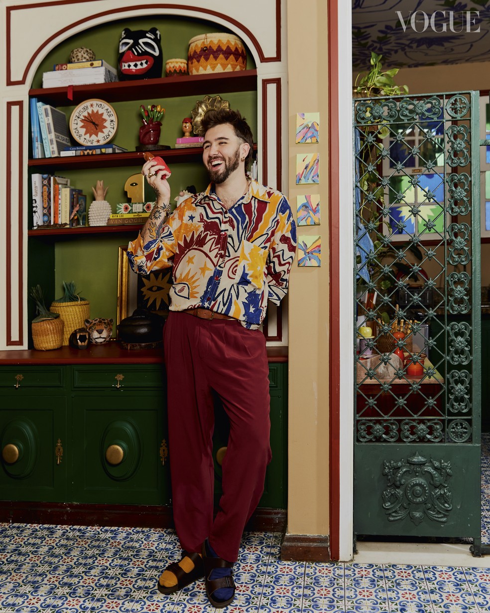 João Incerti usa casa em Copacabana como sua grande tela criativa