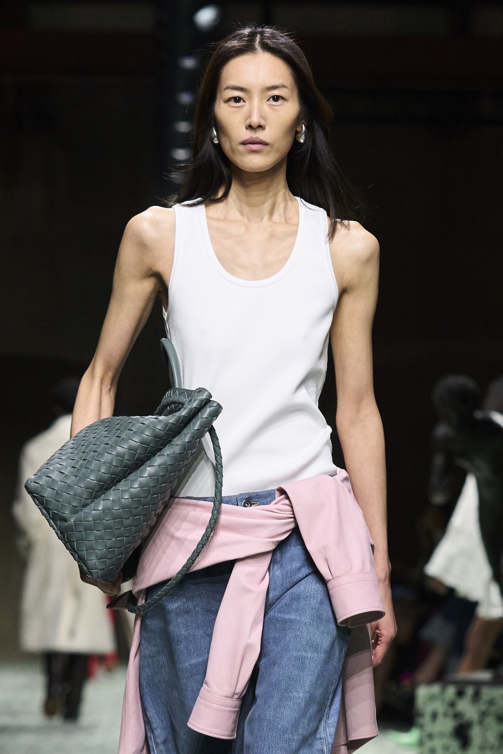 O que é recession core? Entenda como moda, política e economia se ...