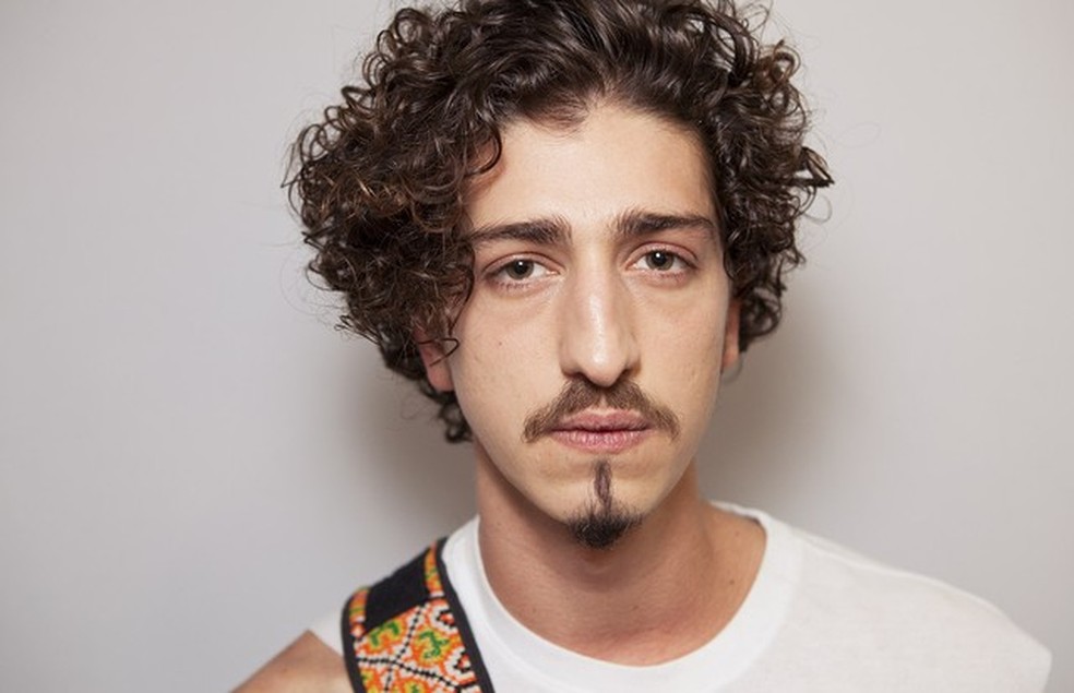 Johnny Massaro faz sua estreia no SPFW em desfile masculino ...