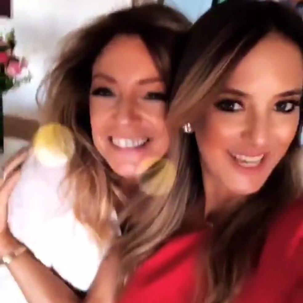 Ex e atual de Justus, Sacha Chryzman e Ana Paula Siebert posam juntas