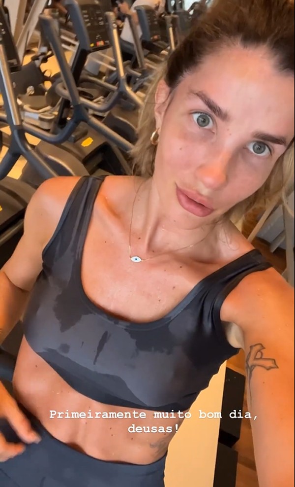 Aline Gotschalg mostra resultados de treino intenso