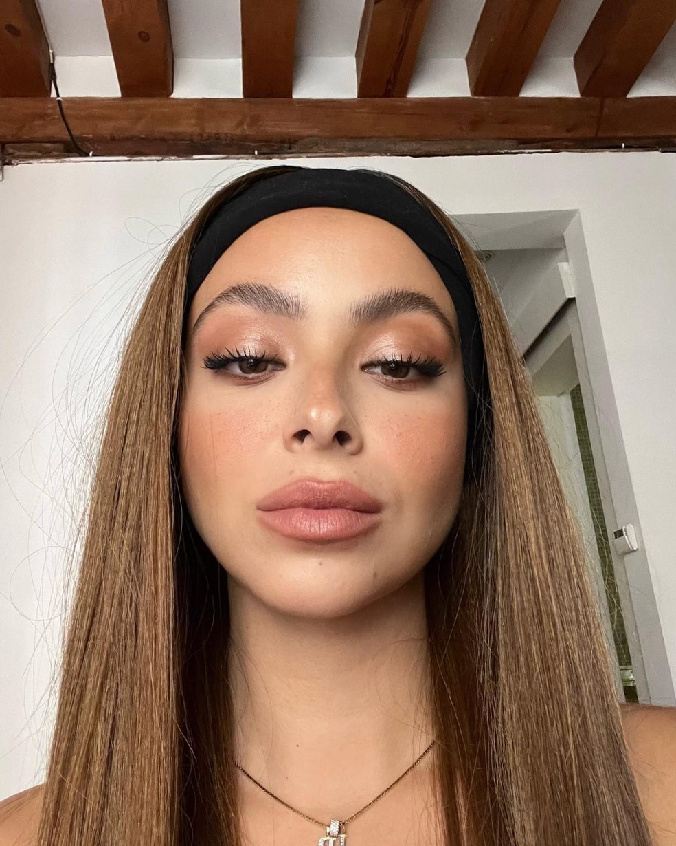 Julia Rodrigues usa lace para curtir Barcelona