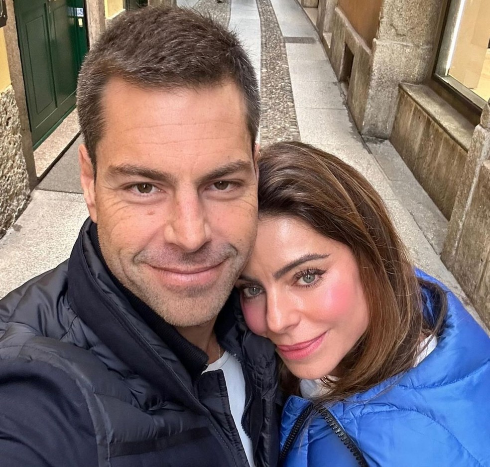 Daniella Cicarelli abre álbum de viagem à Itália com o marido