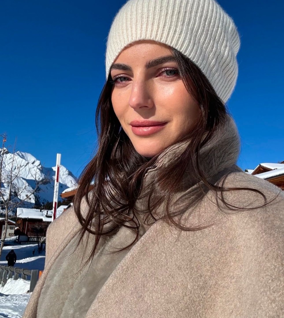 Kelly Piquet exibe registros inéditos de feriados de fim de ano