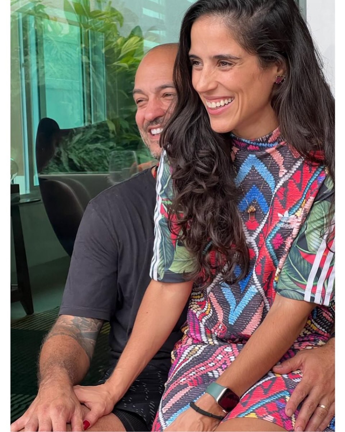 Camilla Camargo posta foto rara com marido e celebra: 'Sorriso que me acalenta'