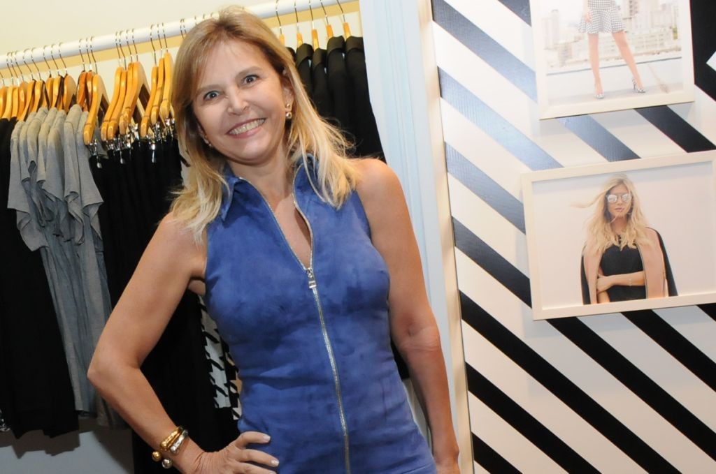 Lala Rudge recebe convidados para apresentar sua coleção para Riachuelo