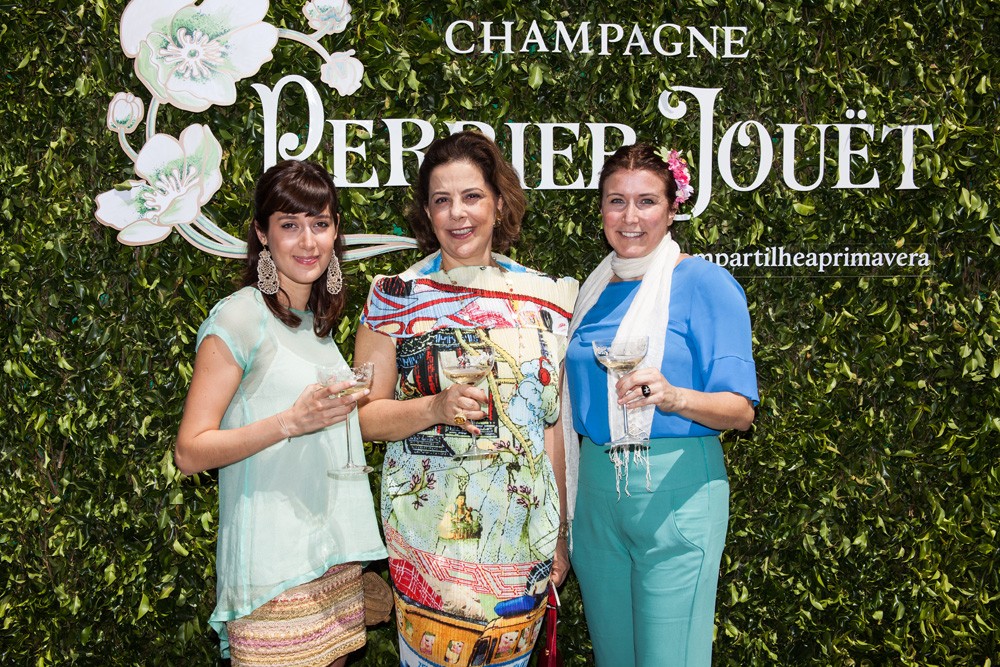 Perrier-Jouët celebra a primavera e transforma posts em flores
