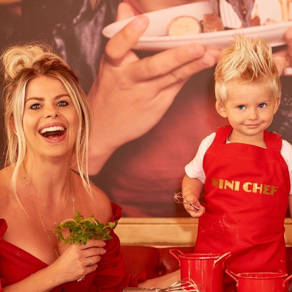 Enrico Bacchi mostra seus dons como minichef de cozinha e encanta ...