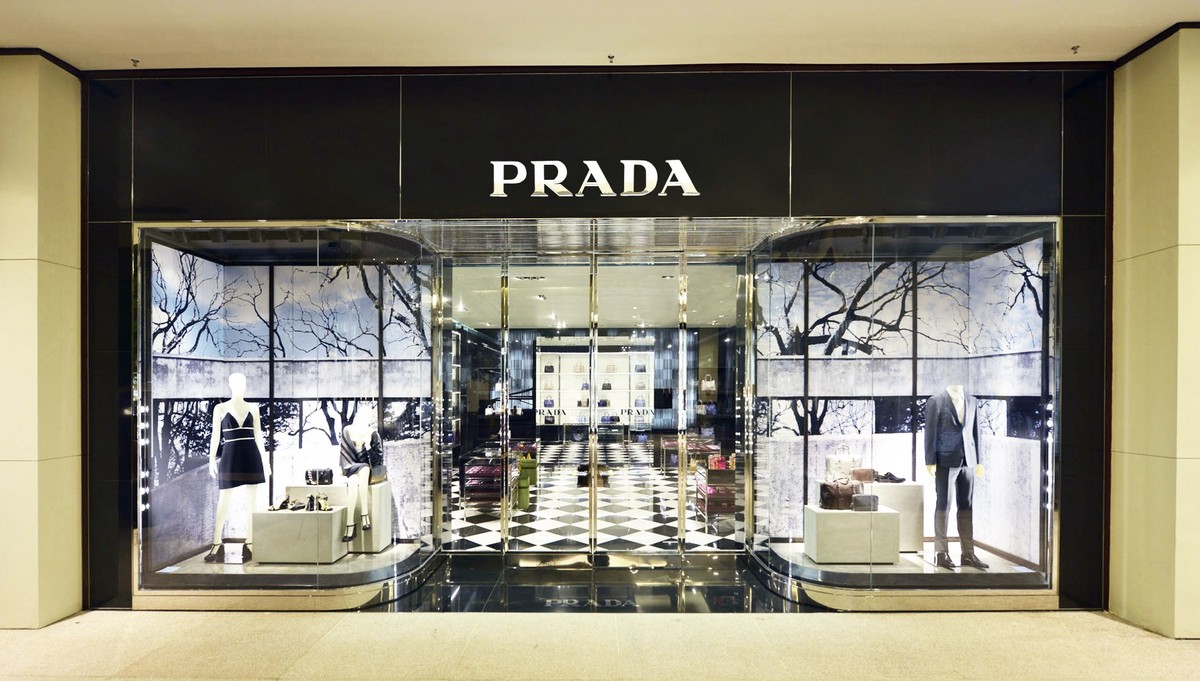 Prada inaugura novo endereço paulistano com peças exclusivas