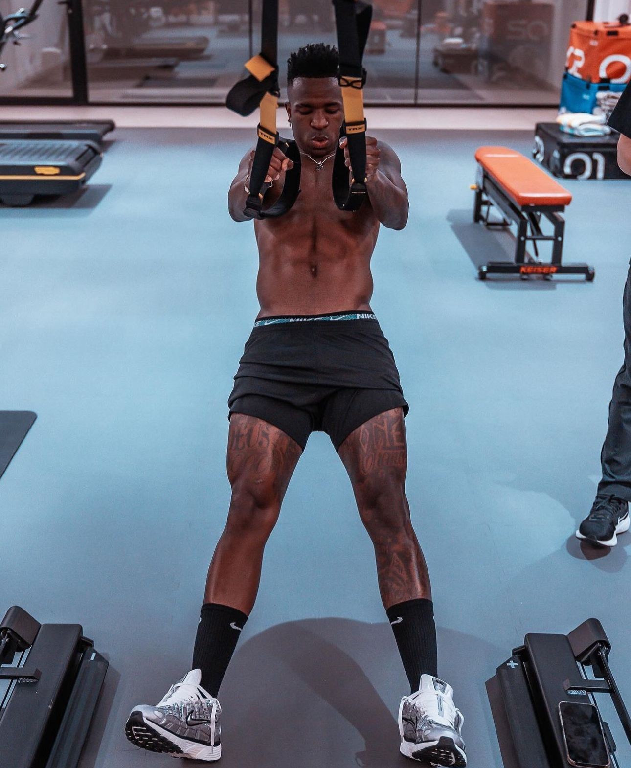 Vini Jr. exibe dia de treino pesado em Madri