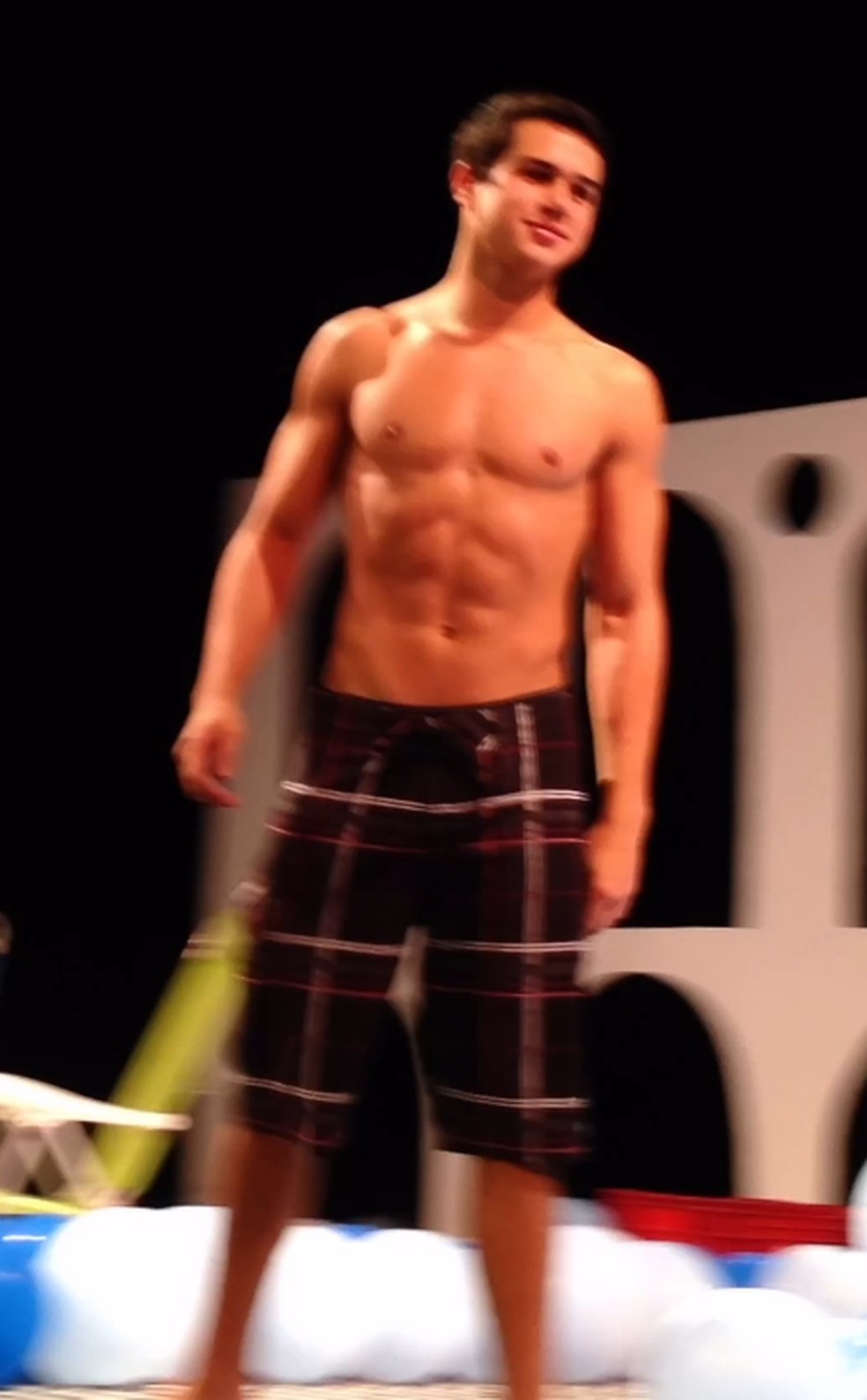 Boninho surge em momento raro com o filho e celebra aniversário: 'Cara ...