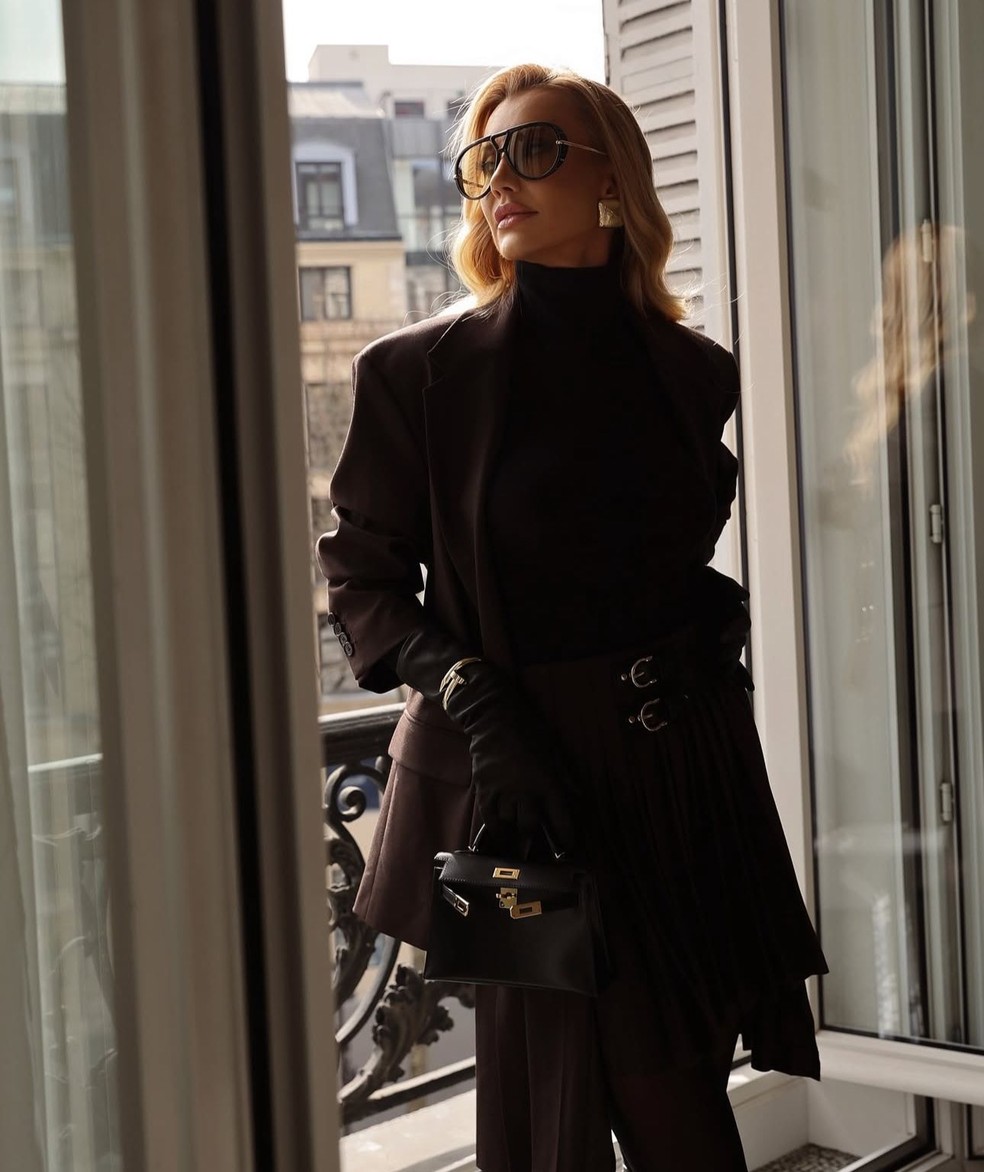Ana Paula Siebert esbanja elegância na Semana de Moda de Paris